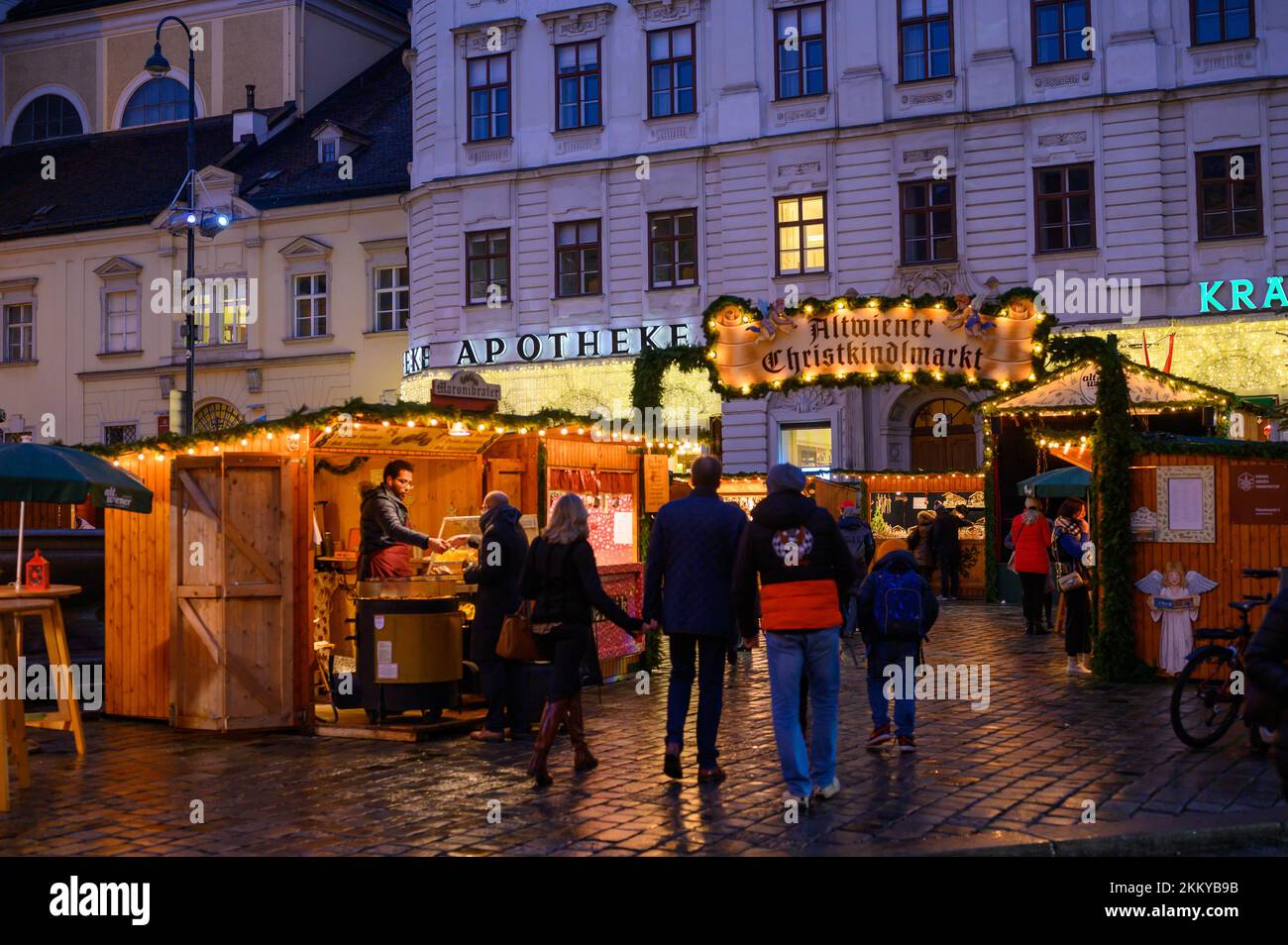 vienna, austria, 24 nov 2022, advent markte altwiener christkindlmarkt ...