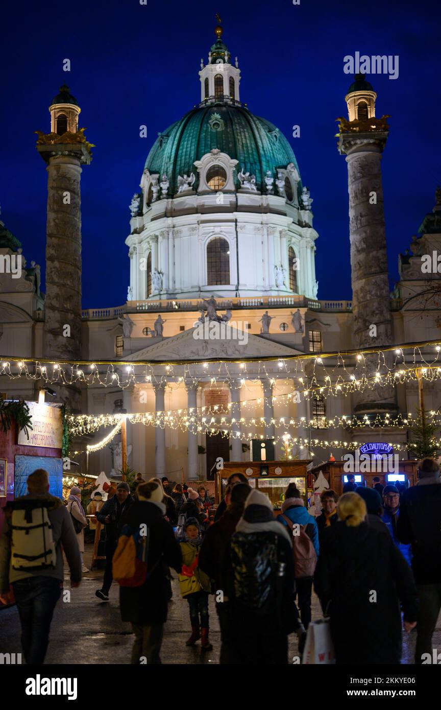vienna, austria, 24 nov 2022, advent markte at place karlsplatz Stock ...