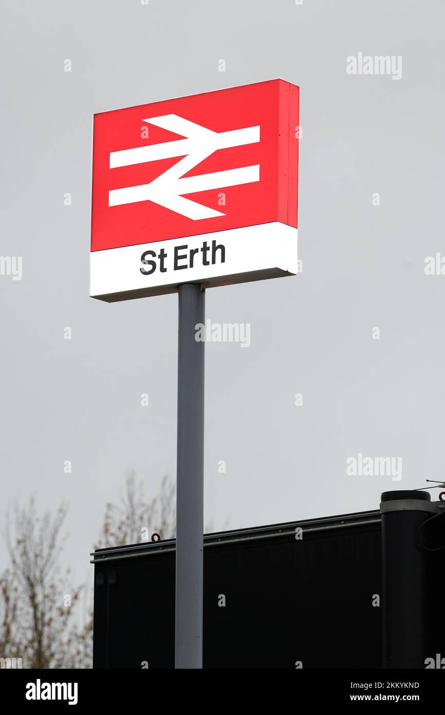 St erth station hi-res stock photography and images - Alamy