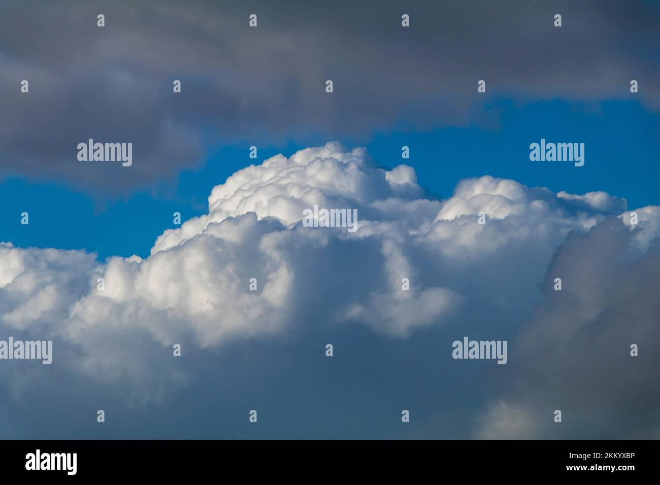 Colour photograph of clouds hi-res stock photography and images - Alamy