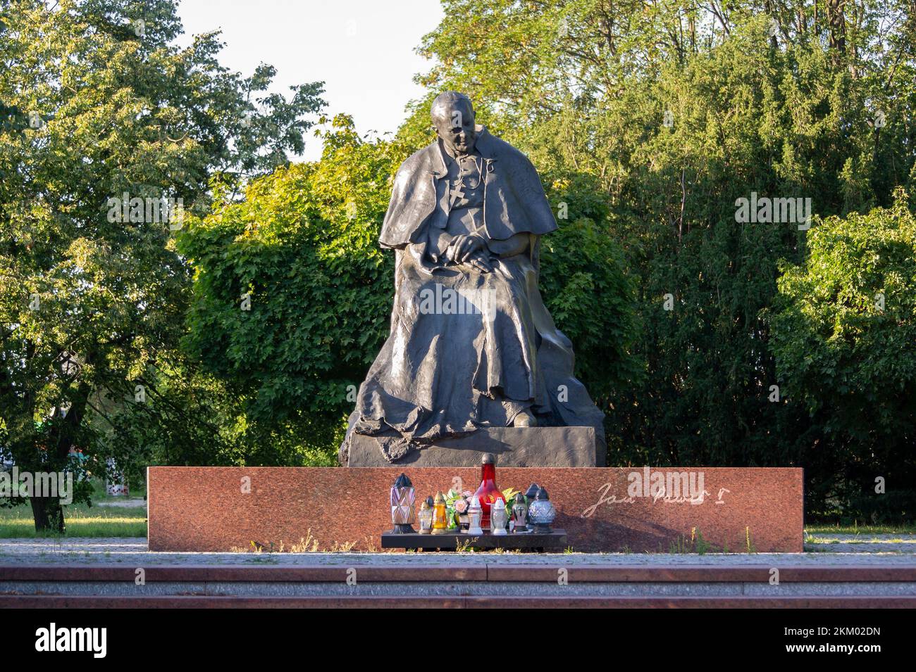 TORUN, POLAND - AUGUST 11, 2022: Statue of Pope John Paul II in Torun ...