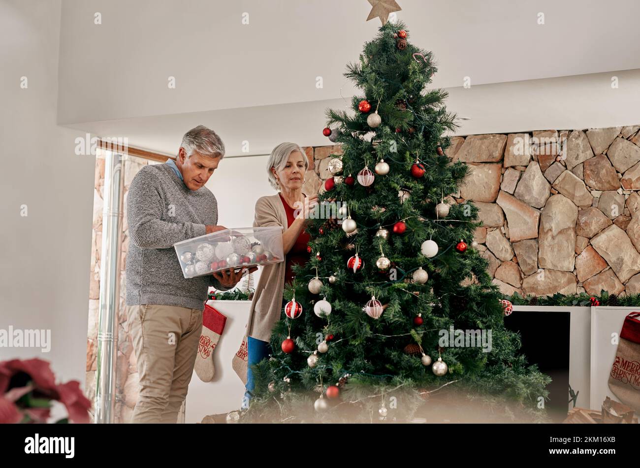 Elderly couple home hi-res stock photography and images - Alamy