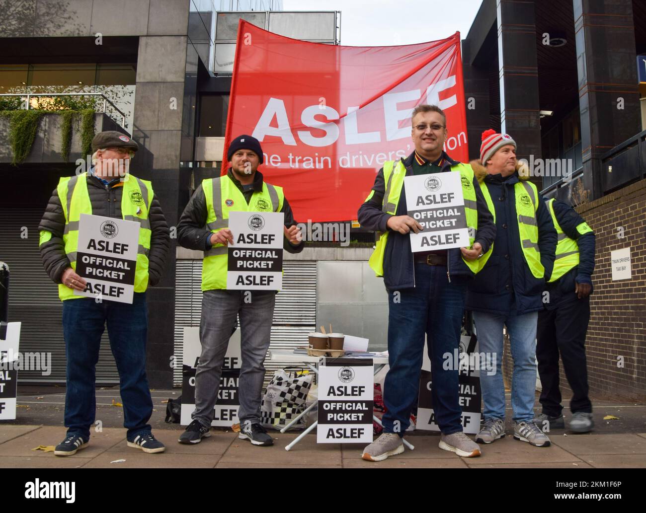 London, UK. 26th Nov, 2022. The picket line outside Euston Station as ...