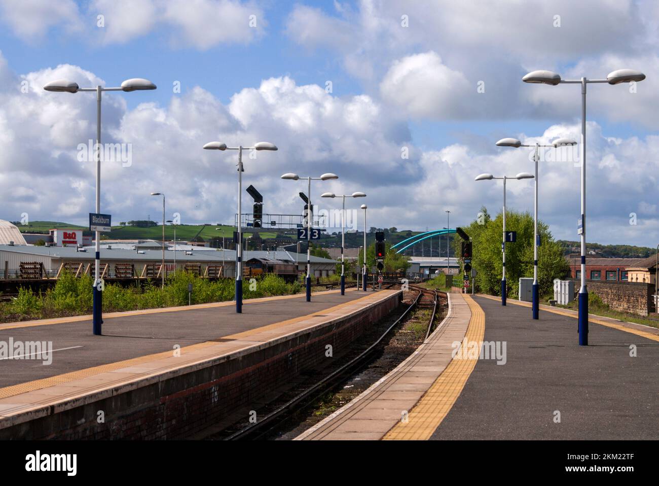 Blackburn railway station hi-res stock photography and images - Alamy