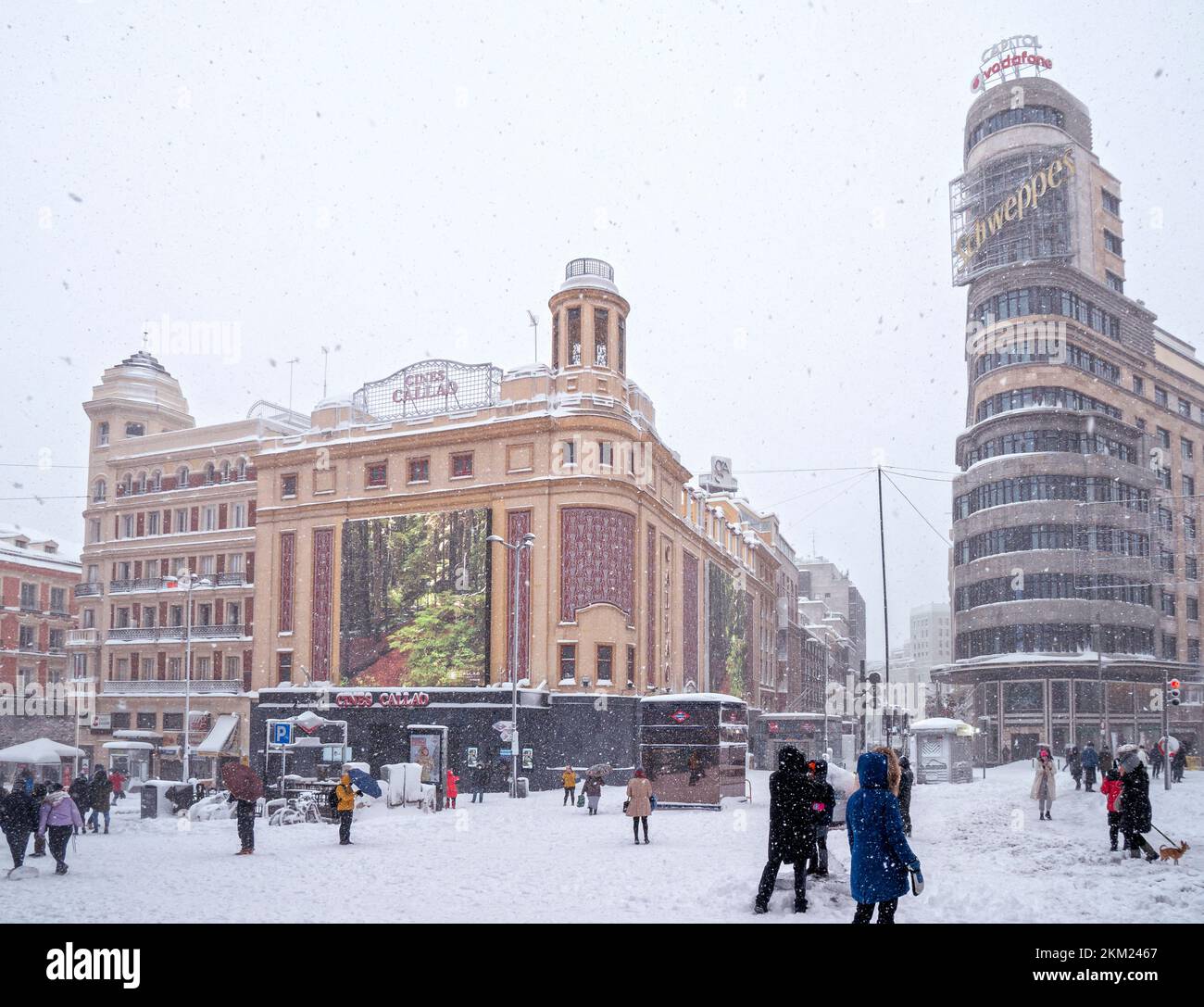Plaza de Callao nevada. Madrid. España Stock Photo - Alamy
