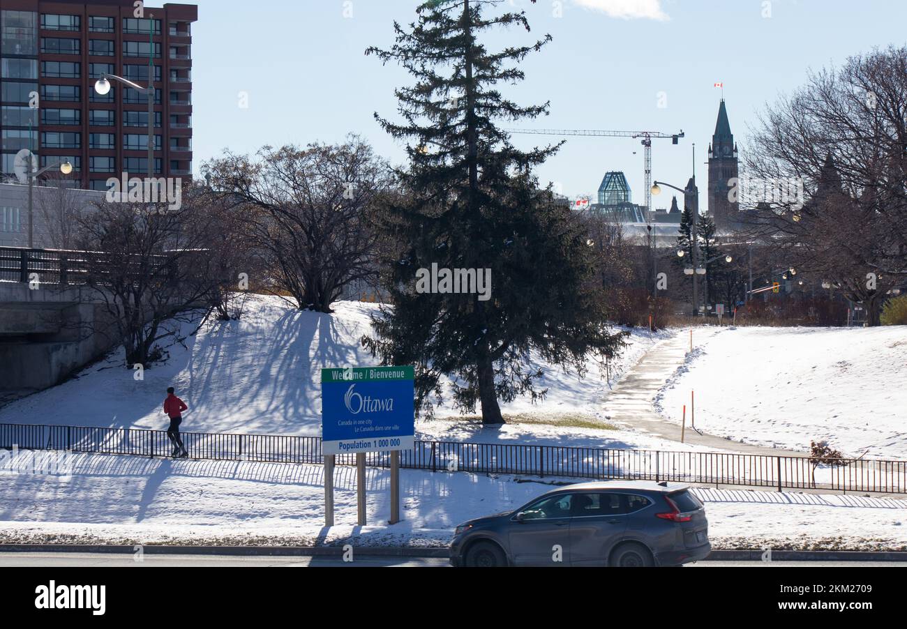Welcome back sign hi-res stock photography and images - Alamy