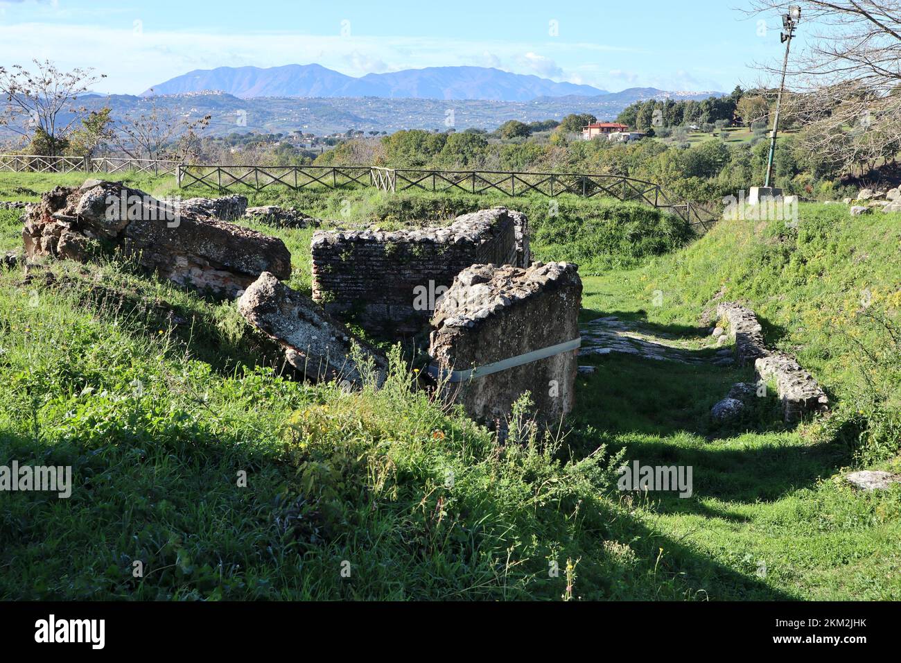 Passo di Mirabella - Ruderi della città romana di Aeclanum dall ...