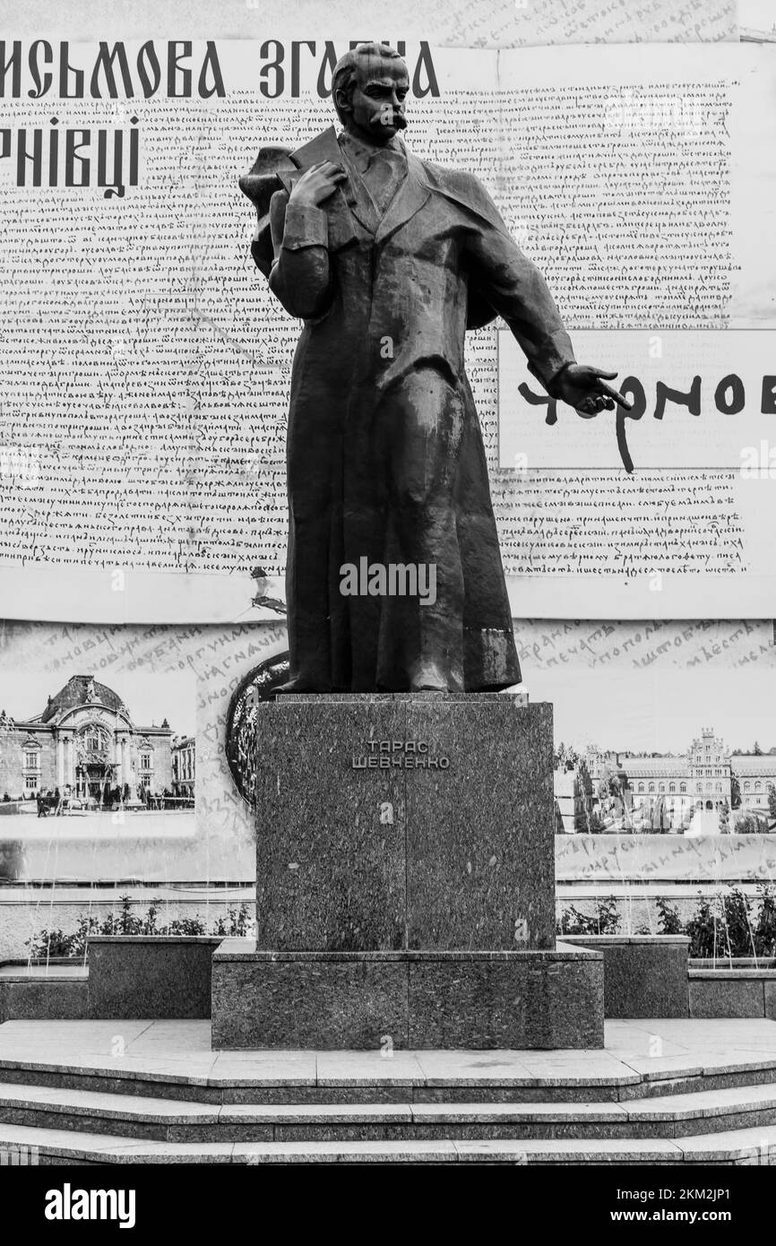 A vertical shot of the bronze statue of Taras Shevchenko in Chernivtsi ...