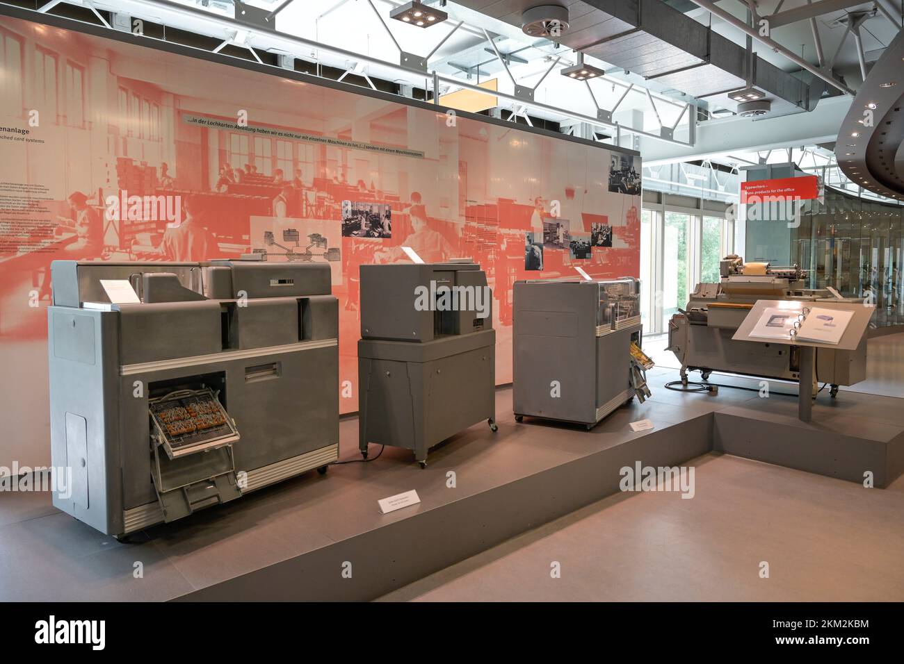 Lochkartencomputer hi-res stock photography and images - Alamy