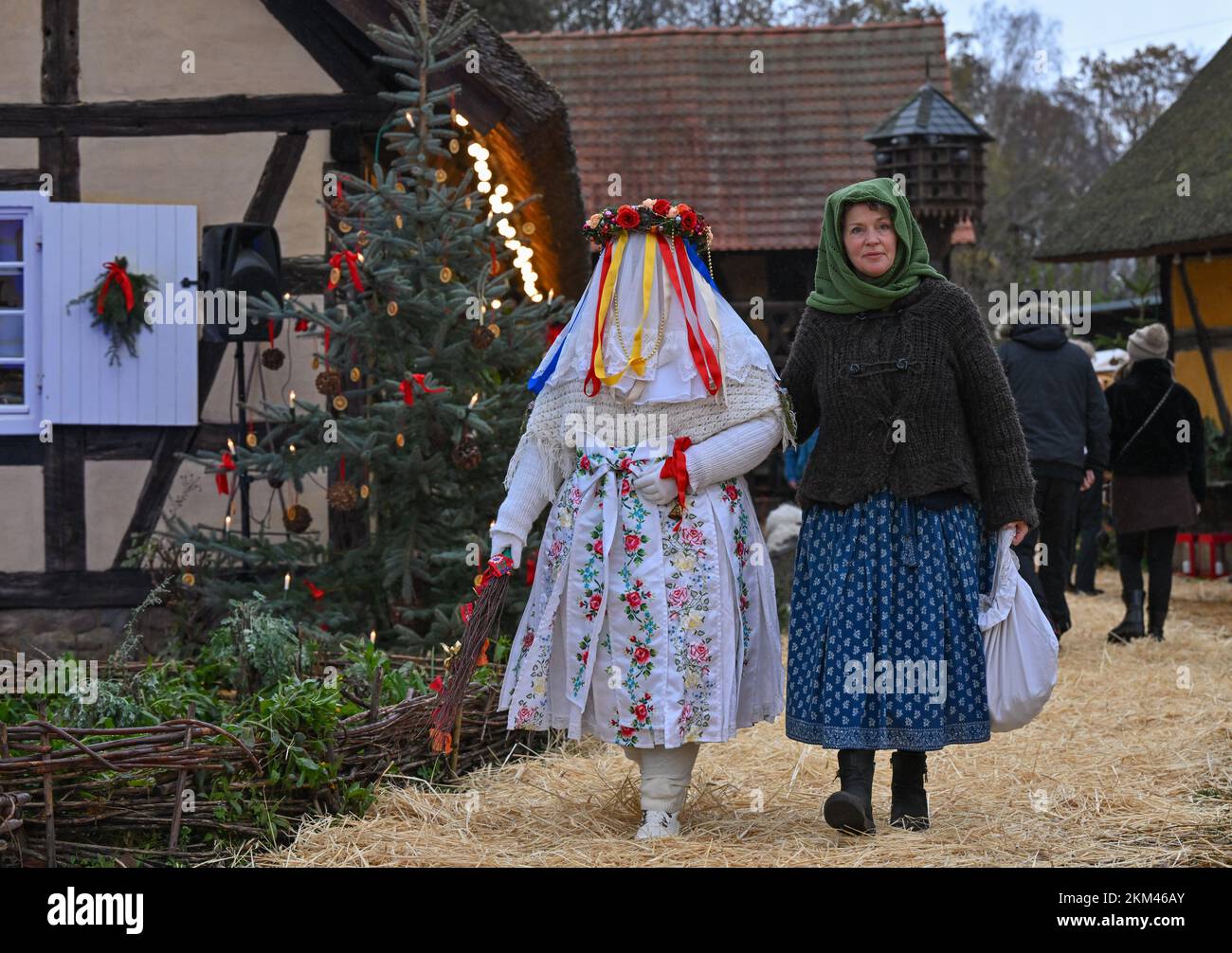 Lehde, Germany. 25th Nov, 2022. The Sorbian-Wendish Christ Child (l ...