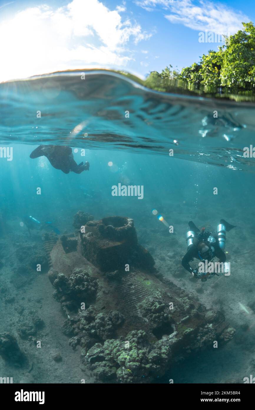 World war 2 tank underwater wreck Stock Photo - Alamy