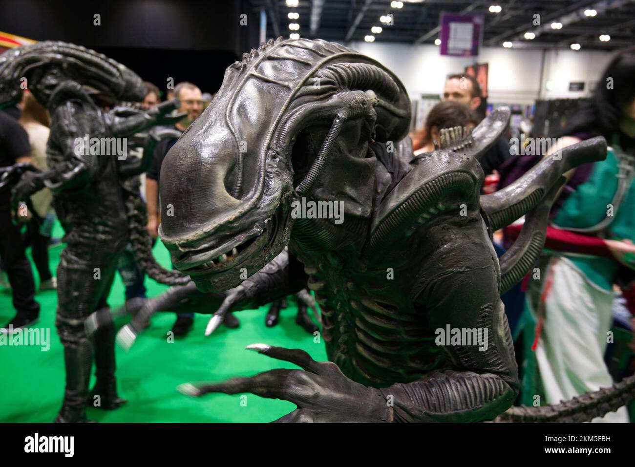 Alien xenomorph costume hi-res stock photography and images - Alamy