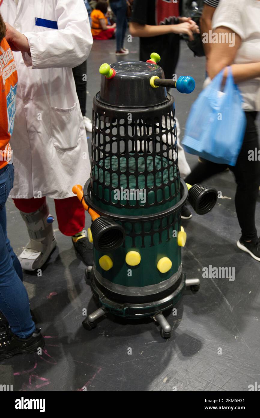 Dalek Costume Diy