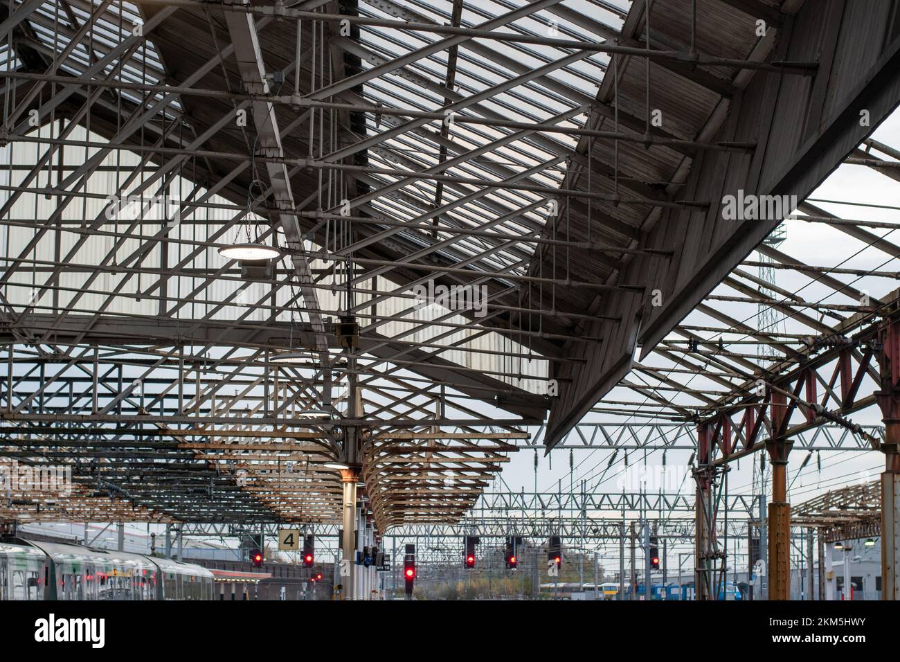 Crewe railway station train station Cheshire England UK Stock Photo - Alamy