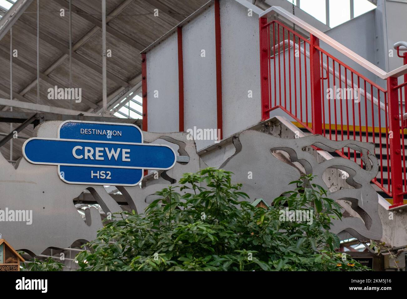 Crewe railway station train station Cheshire England UK Stock Photo - Alamy