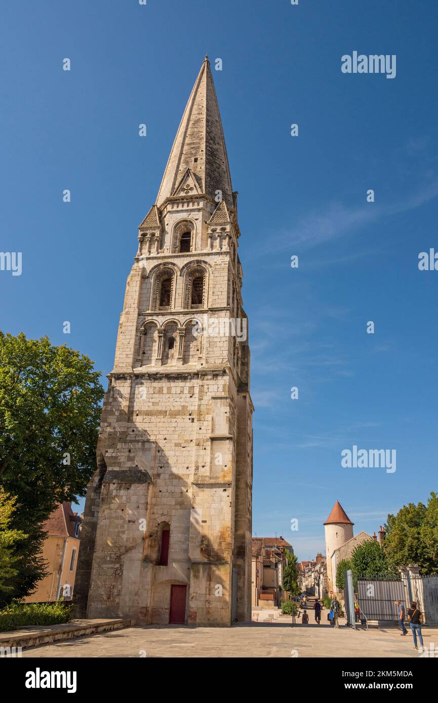 The towers Tour Saint-Jean (feft) and Tour des Prisons (right) in ...