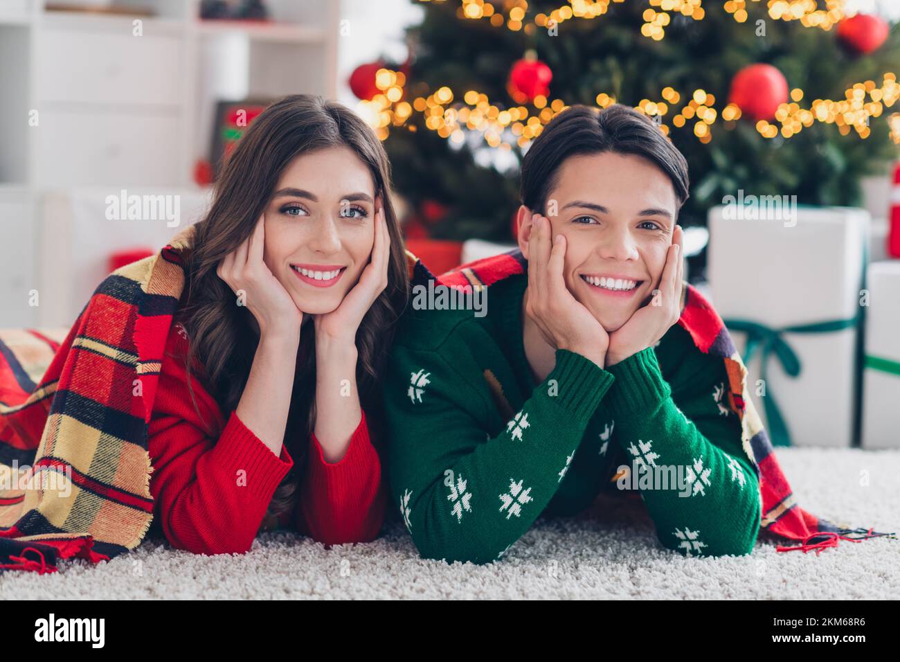 Photo picture of four best friend spend winter time together throwing ...