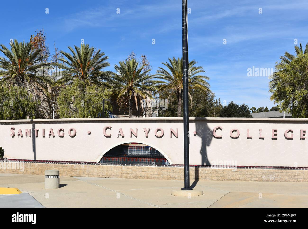 ORANGE, CALIFORNIA - 25 NOV 2022: Closeup of the sign and fountain at ...