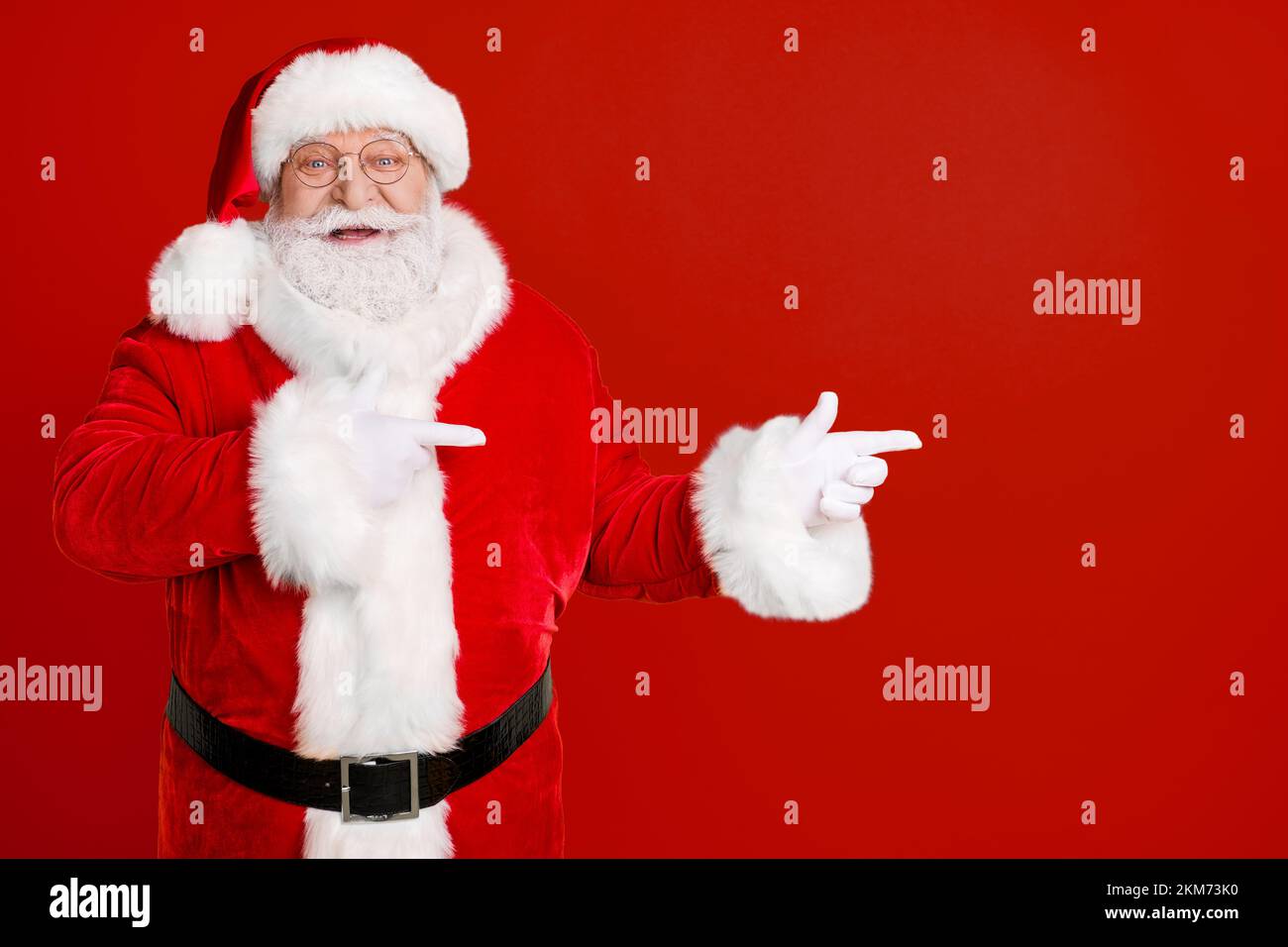 Photo jolly holly fairy bearded santa claus point index finger ...