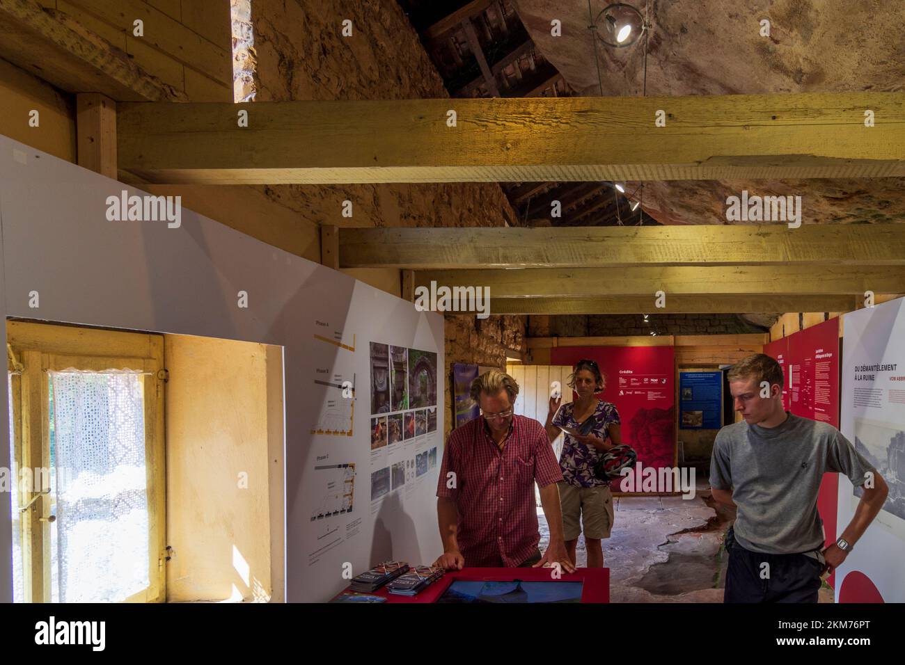 Eschbourg: cave (rock) houses (Maisons des Rochers) in Graufthal ...