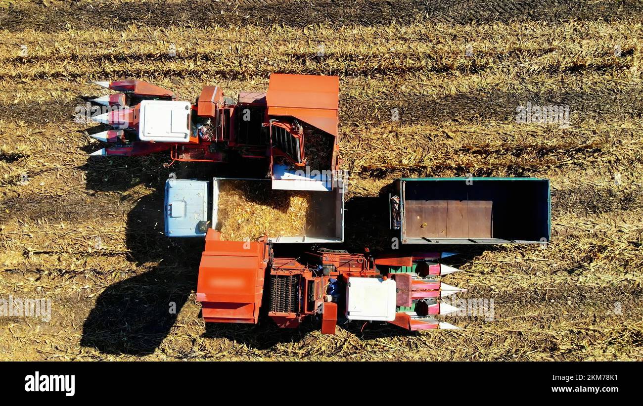 Combine harvester machines hi-res stock photography and images - Alamy