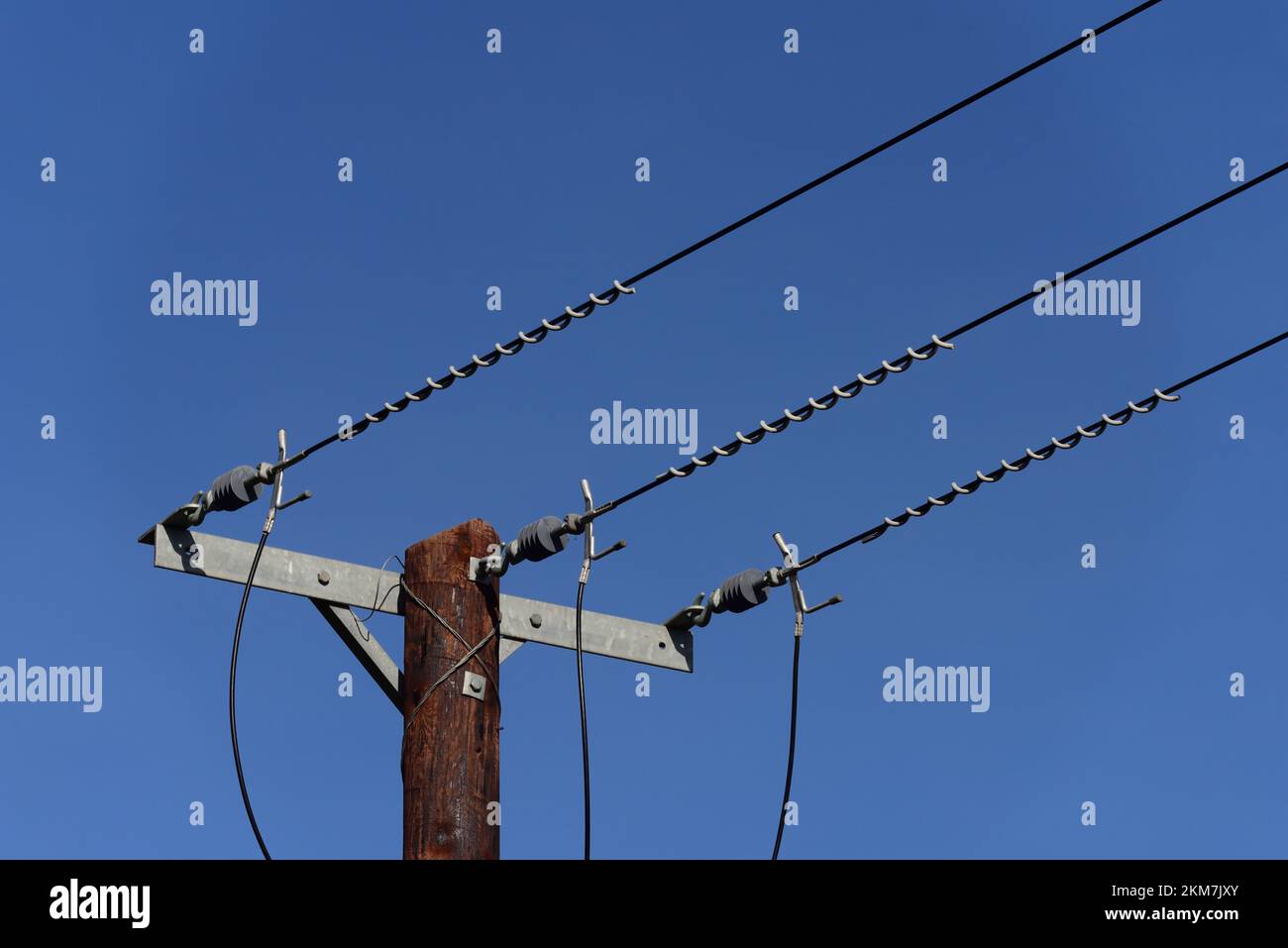 Overhead wiring hi-res stock photography and images - Alamy