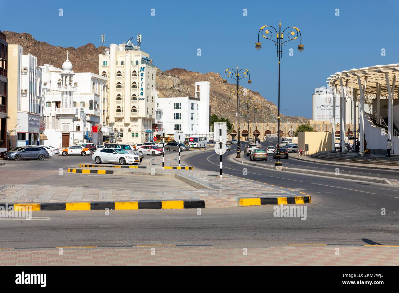 Traditional Omani architecture. Old Town of Muscat along Mutrah ...