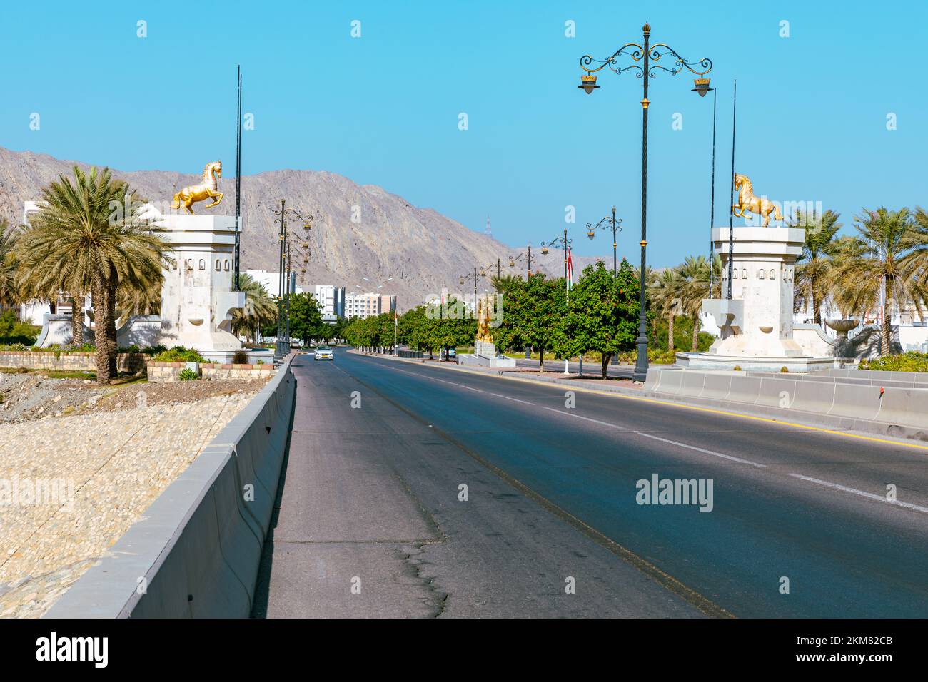 Traditional Omani architecture. Old Town of Muscat along Mutrah ...