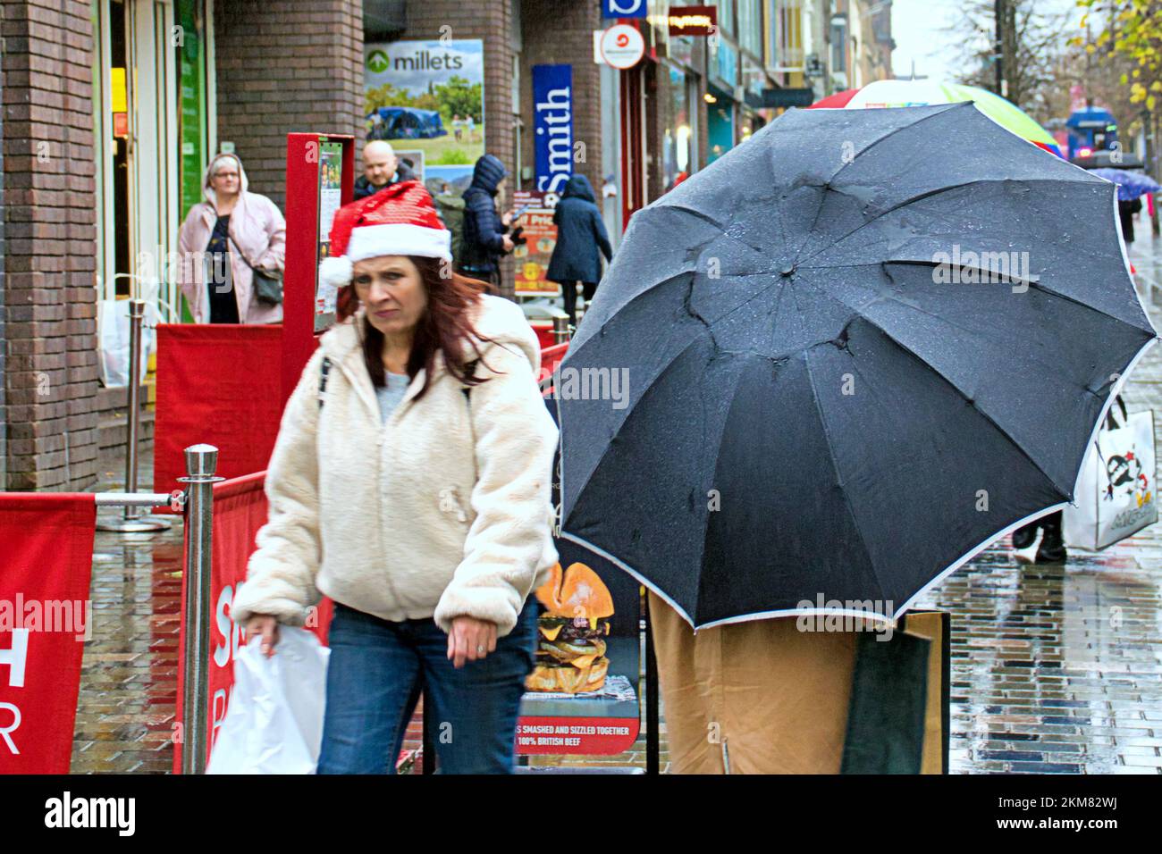 Glasgow, Scotland, UK 26th November, 2022. UK Weather: Raining Hard ...