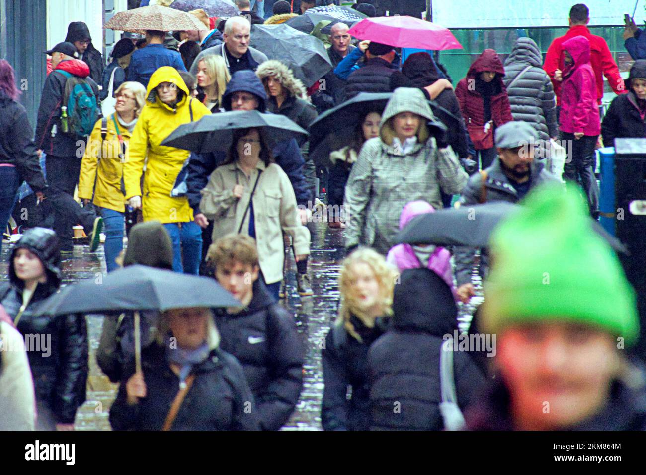 Glasgow, Scotland, UK 26th November, 2022. UK Weather: Raining Hard ...