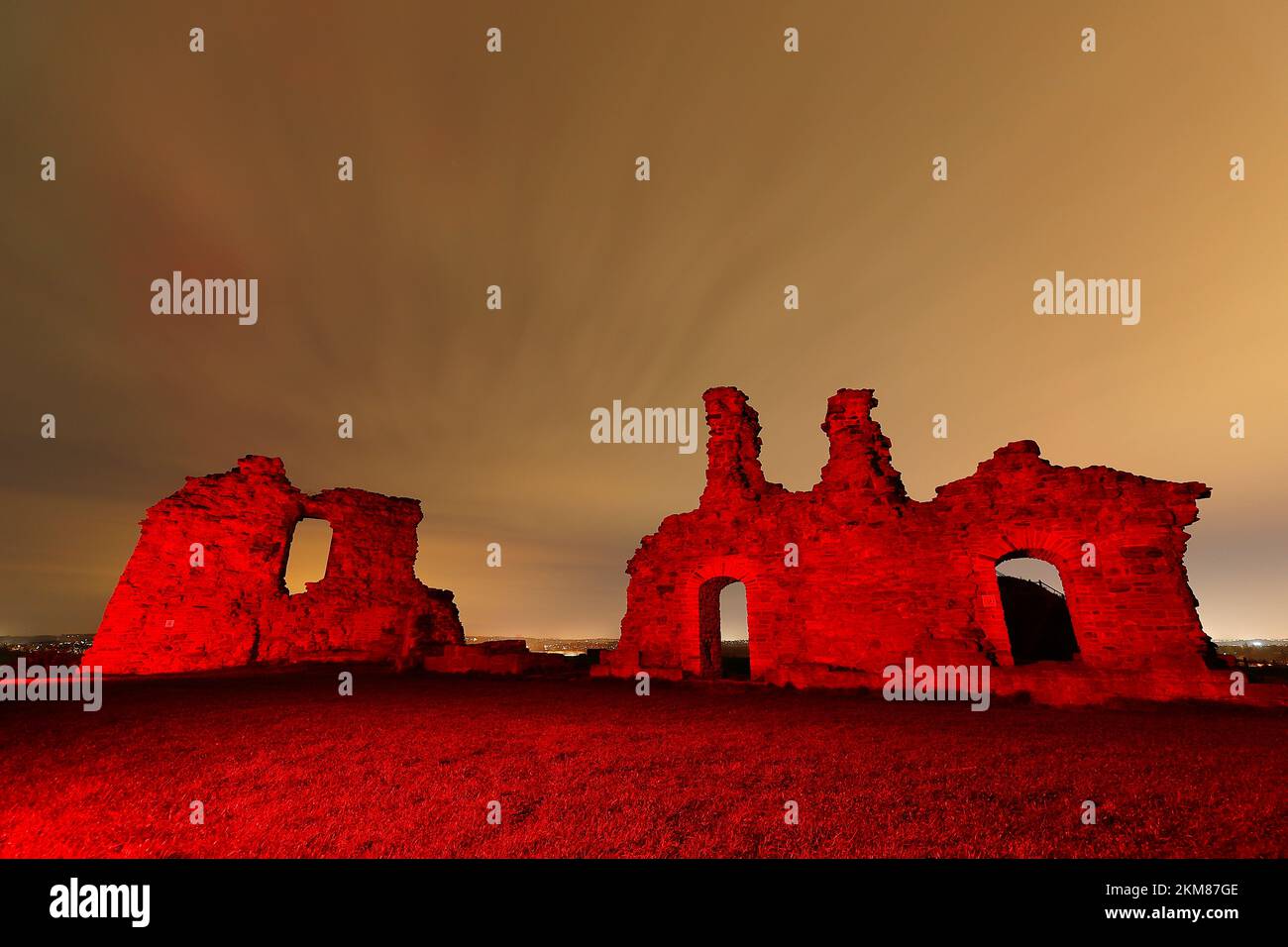 Sandal Castle in Wakefield illuminated at night Stock Photo - Alamy