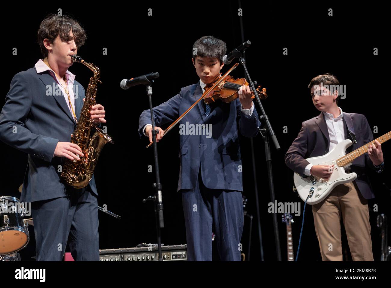 American high school student performance hi-res stock photography and ...