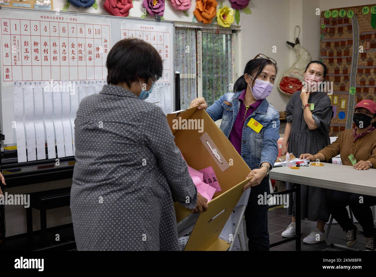 Taiwan. 26th Nov, 2022. Polling officials at Rinari polling station ...