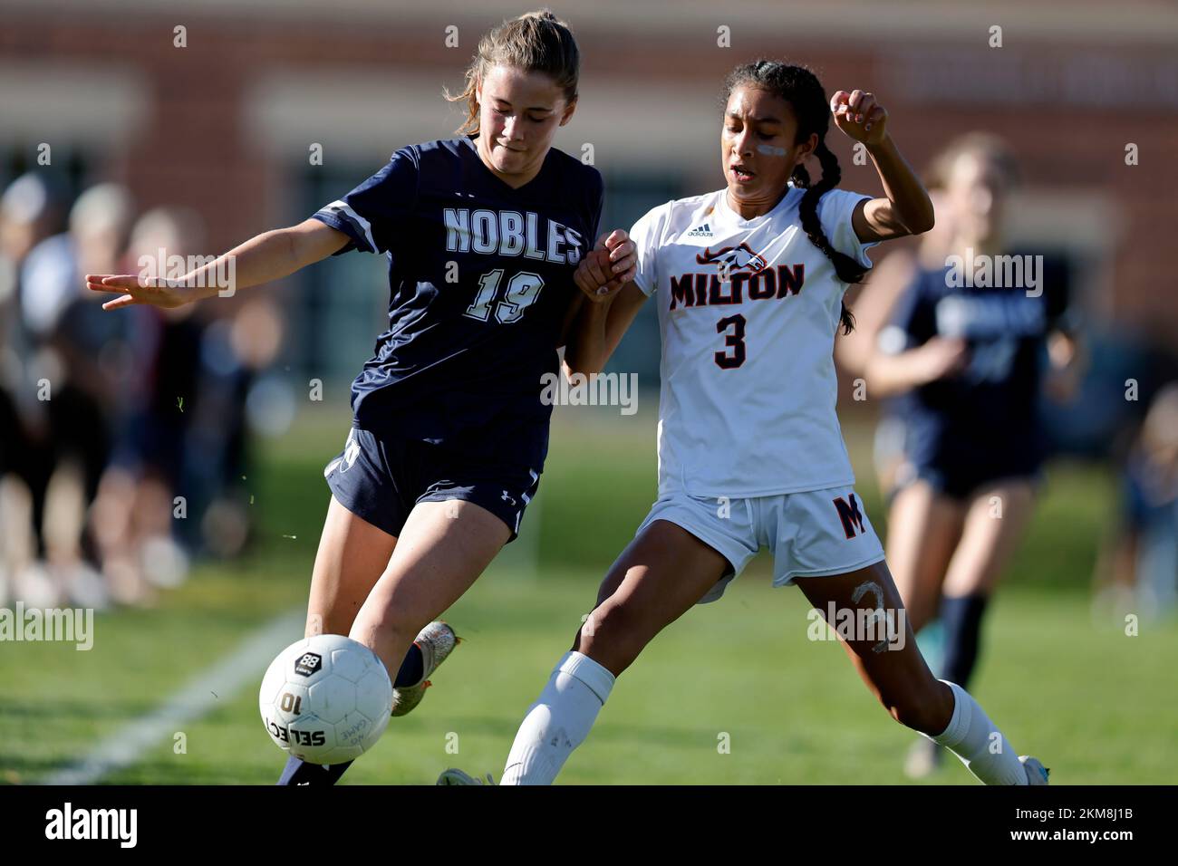 Teen girls playing soccer hi-res stock photography and images - Alamy