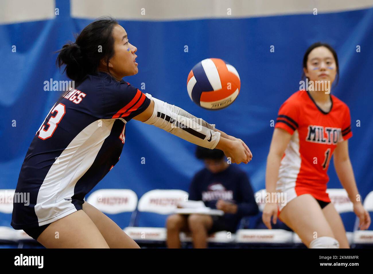 Girls volleyball hi-res stock photography and images - Alamy