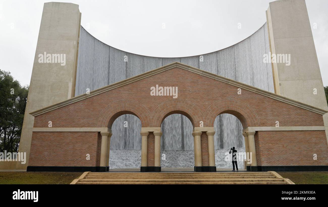 Gerald D. Hines Waterwall Park in Houston - HOUSTON, UNITED STATES ...