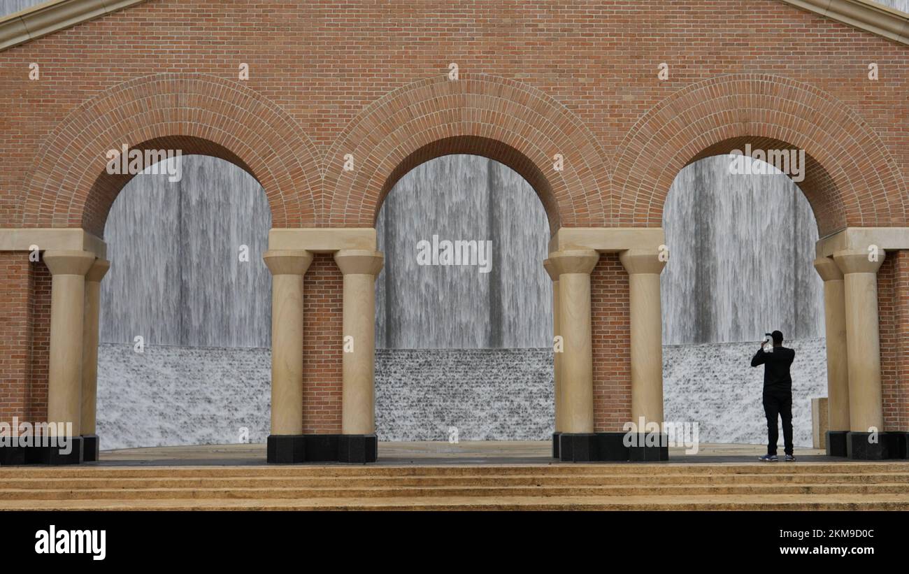 Gerald D. Hines Waterwall Park in Houston - HOUSTON, UNITED STATES ...