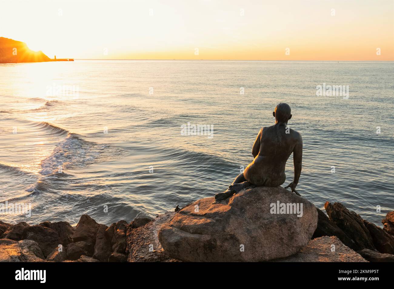 England, Kent, Folkestone, Sunny Sands Beach, Sculpture of Georgina ...