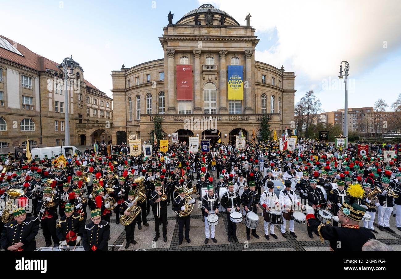 Chemnitz, Germany. 26th Nov, 2022. Mountain musicians play for the ...