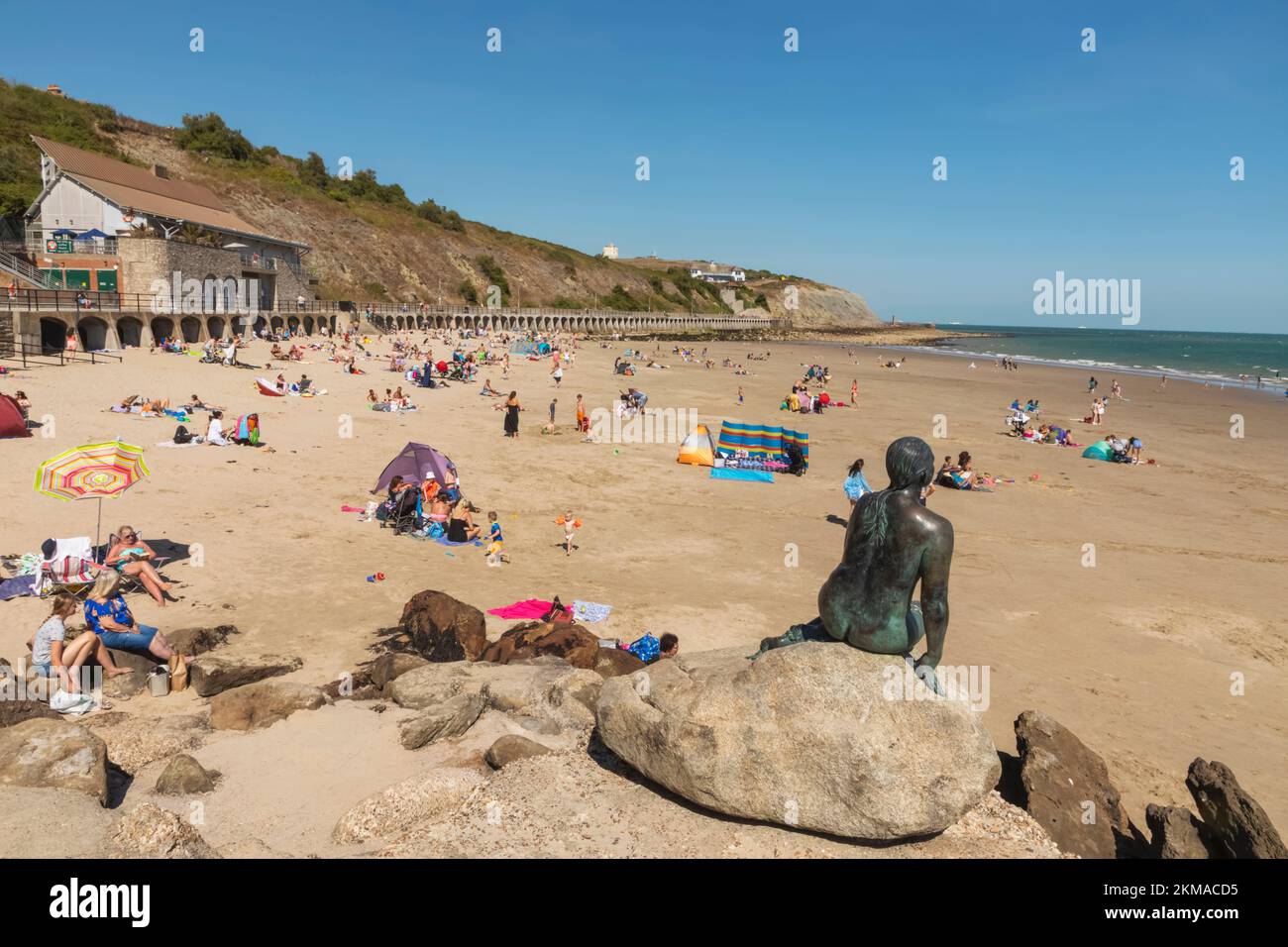 England, Kent, Folkestone, Sunny Sands Beach, Sculpture of Georgina ...