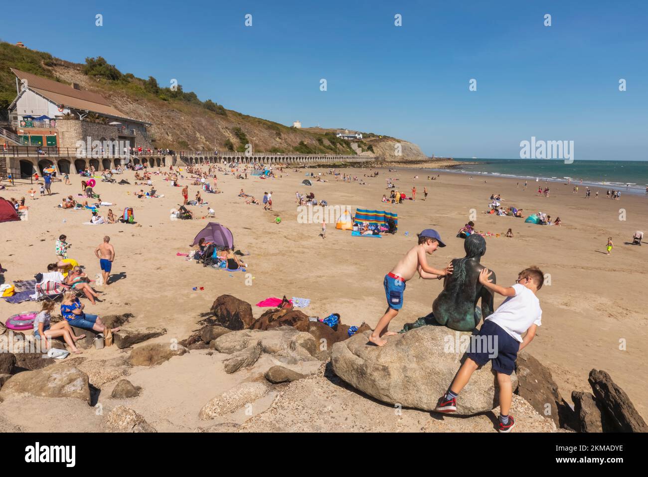 England, Kent, Folkestone, Sunny Sands Beach, Sculpture of Georgina ...