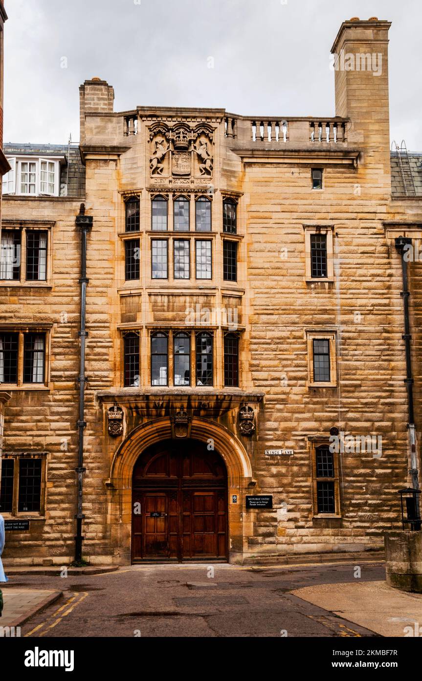 Kings Road gate to Kings College Cambridge University, Cambridge ...