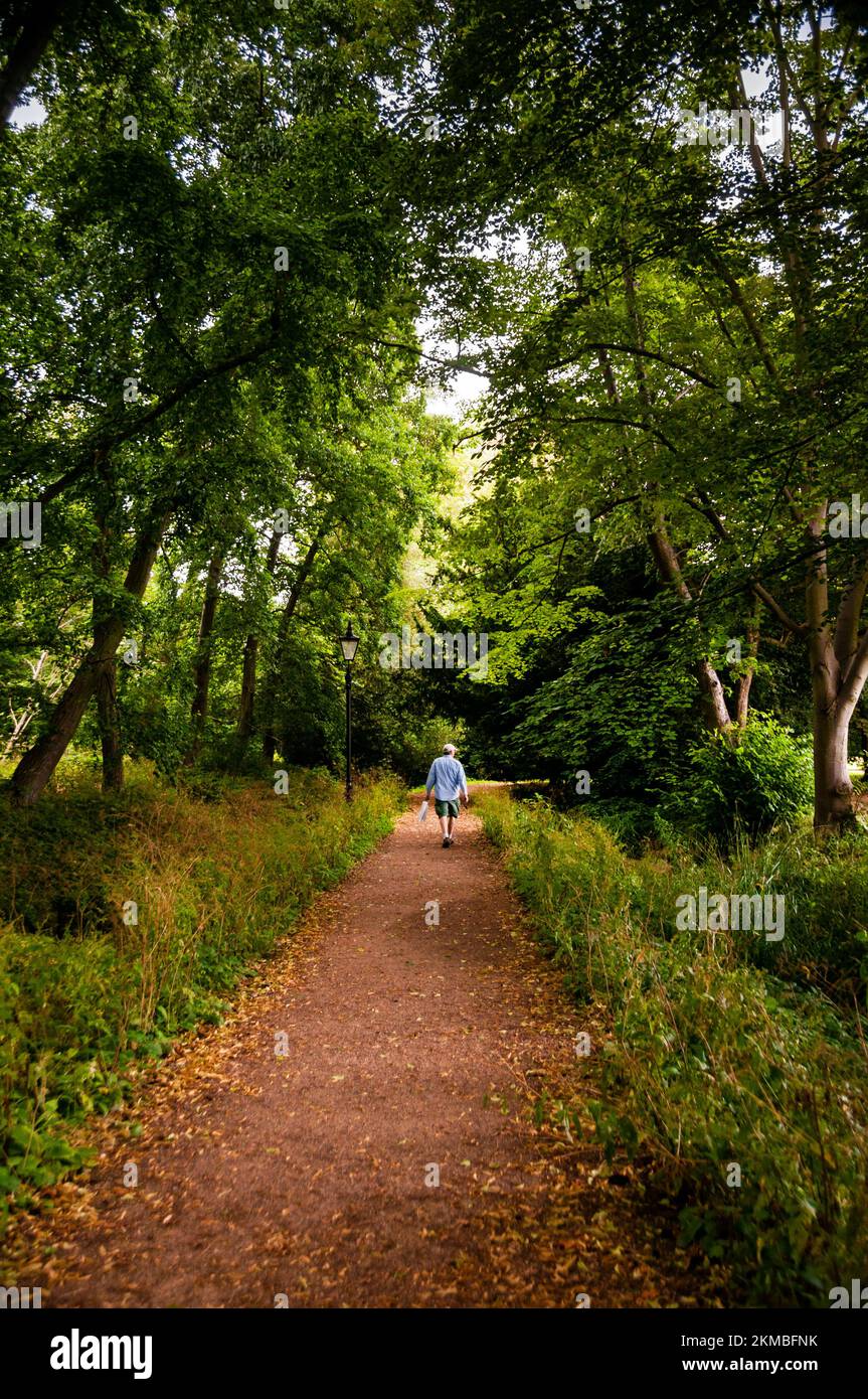 Well maintained footpath hi-res stock photography and images - Alamy