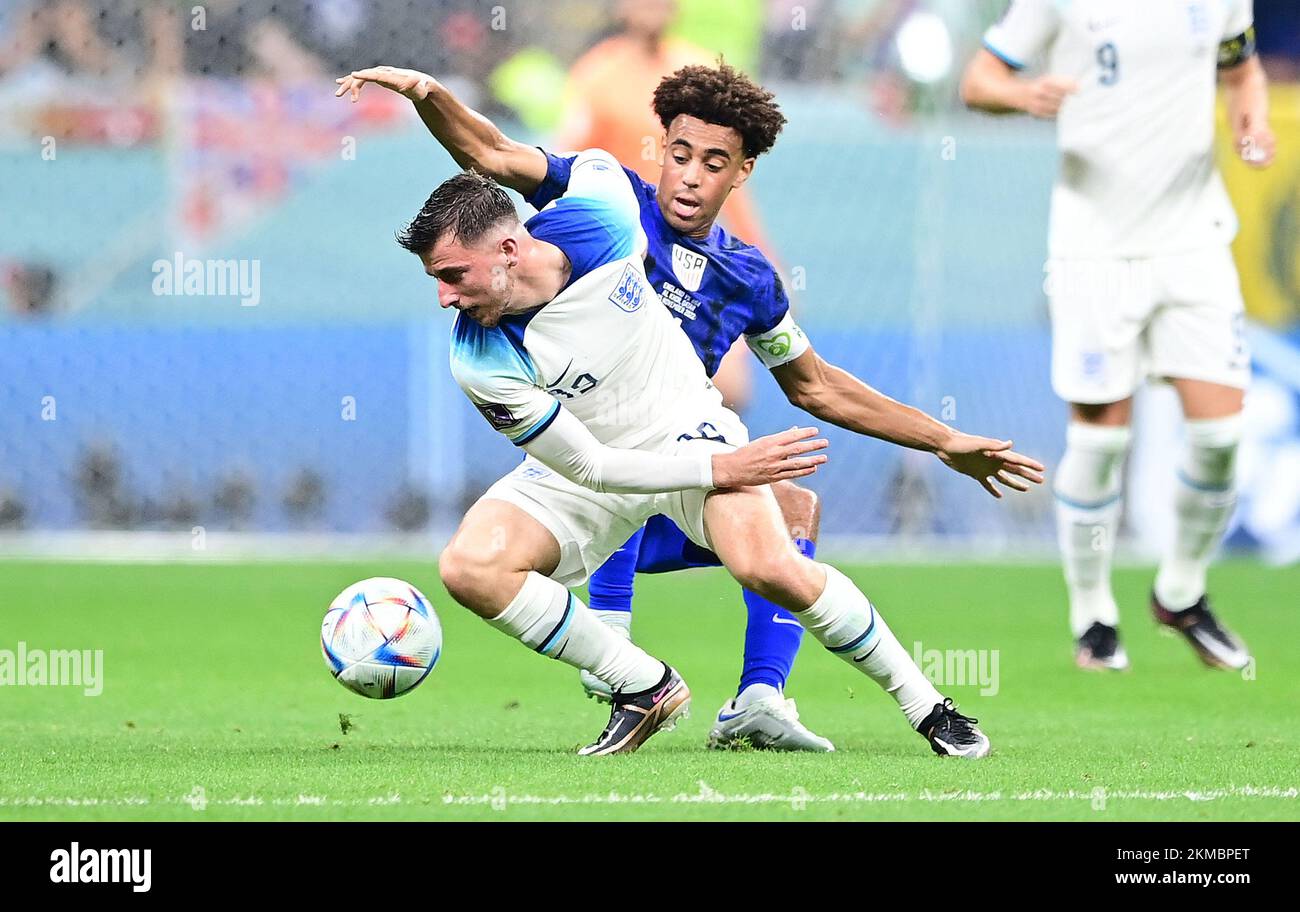 v.l. Mason Mount, Tyler Adams (USA)Al Khor, 25.11.2022, FIFA Fussball ...