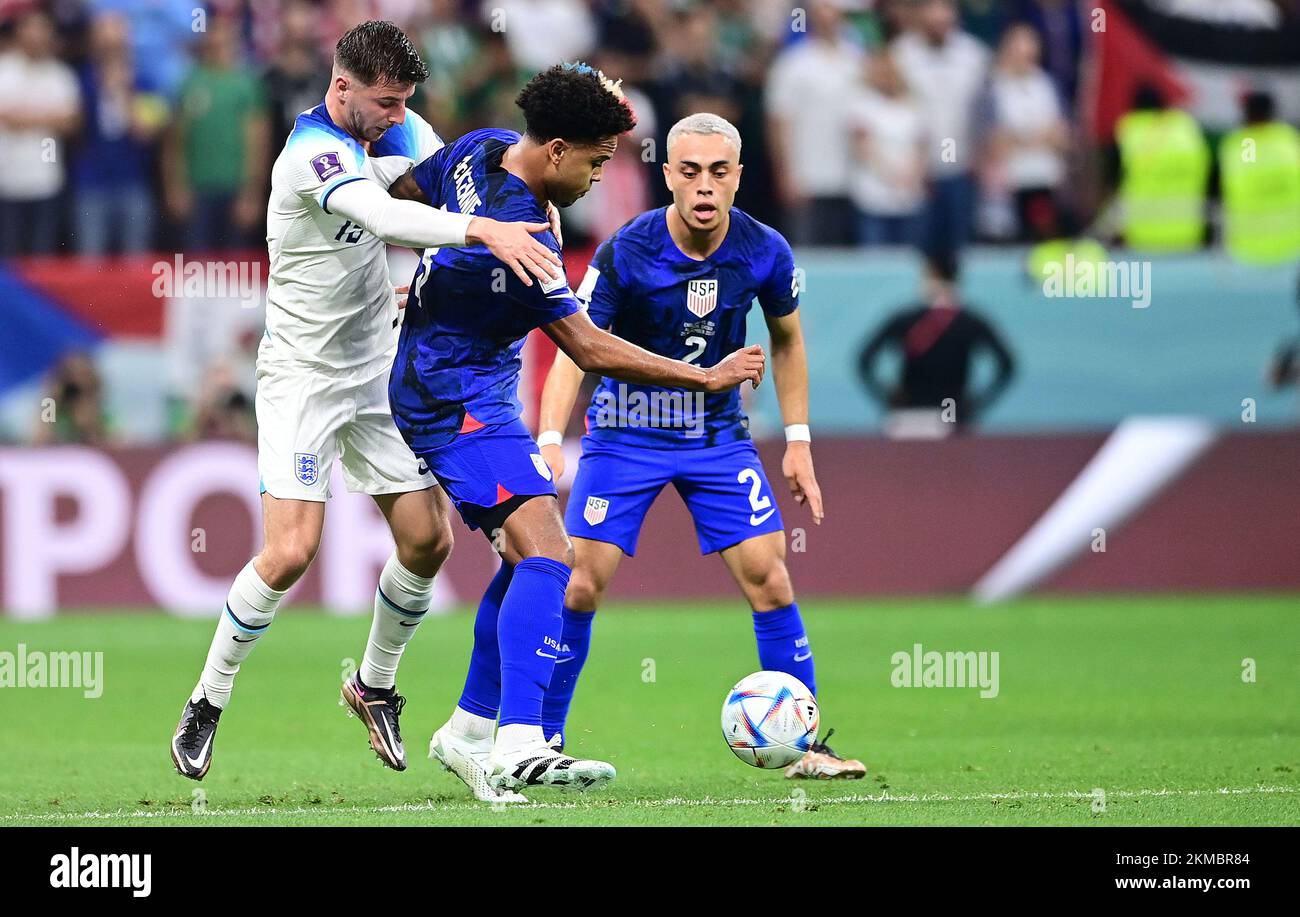 v.l. Mason Mount, Weston McKennie, Sergino Dest (USA)Al Khor, 25.11. ...