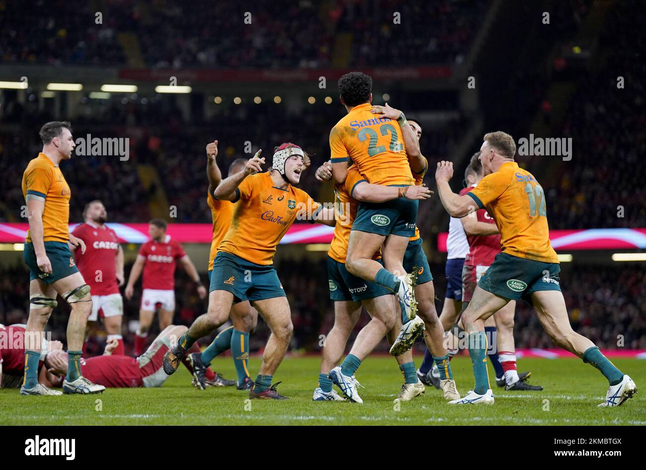 Australia players celebrate at the final whistle after the Autumn ...
