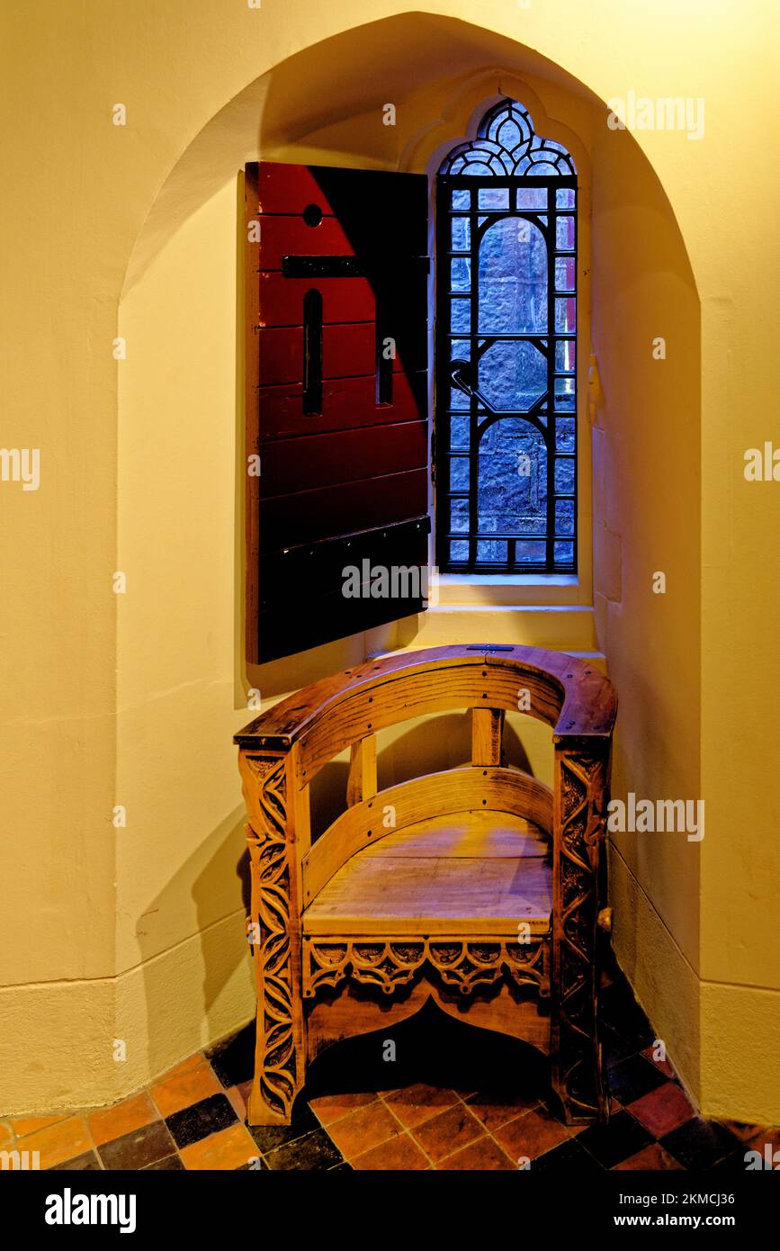 Interior rooms at Castell Coch or the Red Castle. Castle Coch - The Red ...