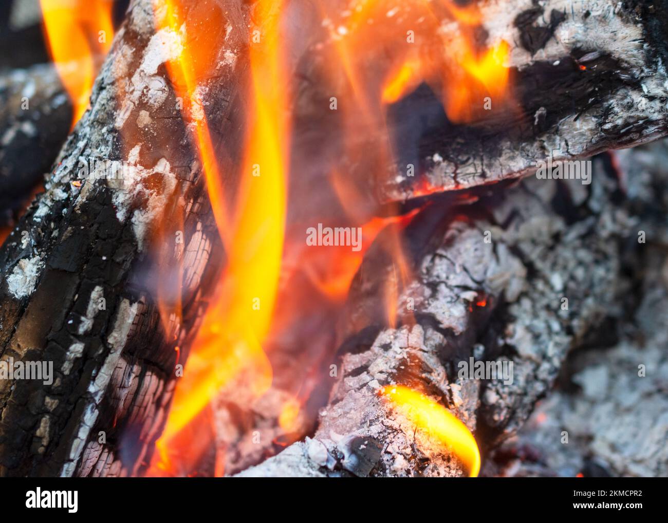 Burning boards hi-res stock photography and images - Alamy