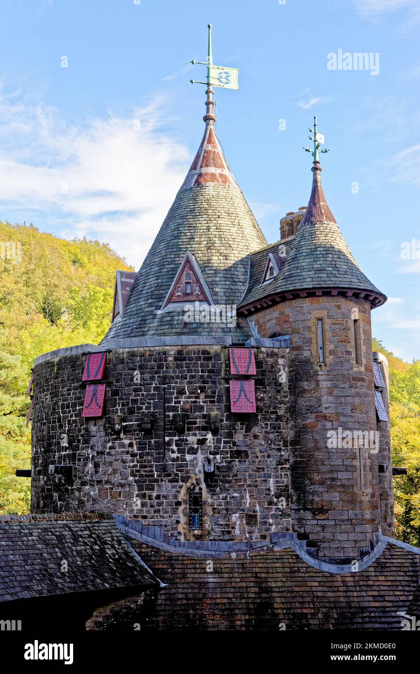Castell coch hi-res stock photography and images - Alamy
