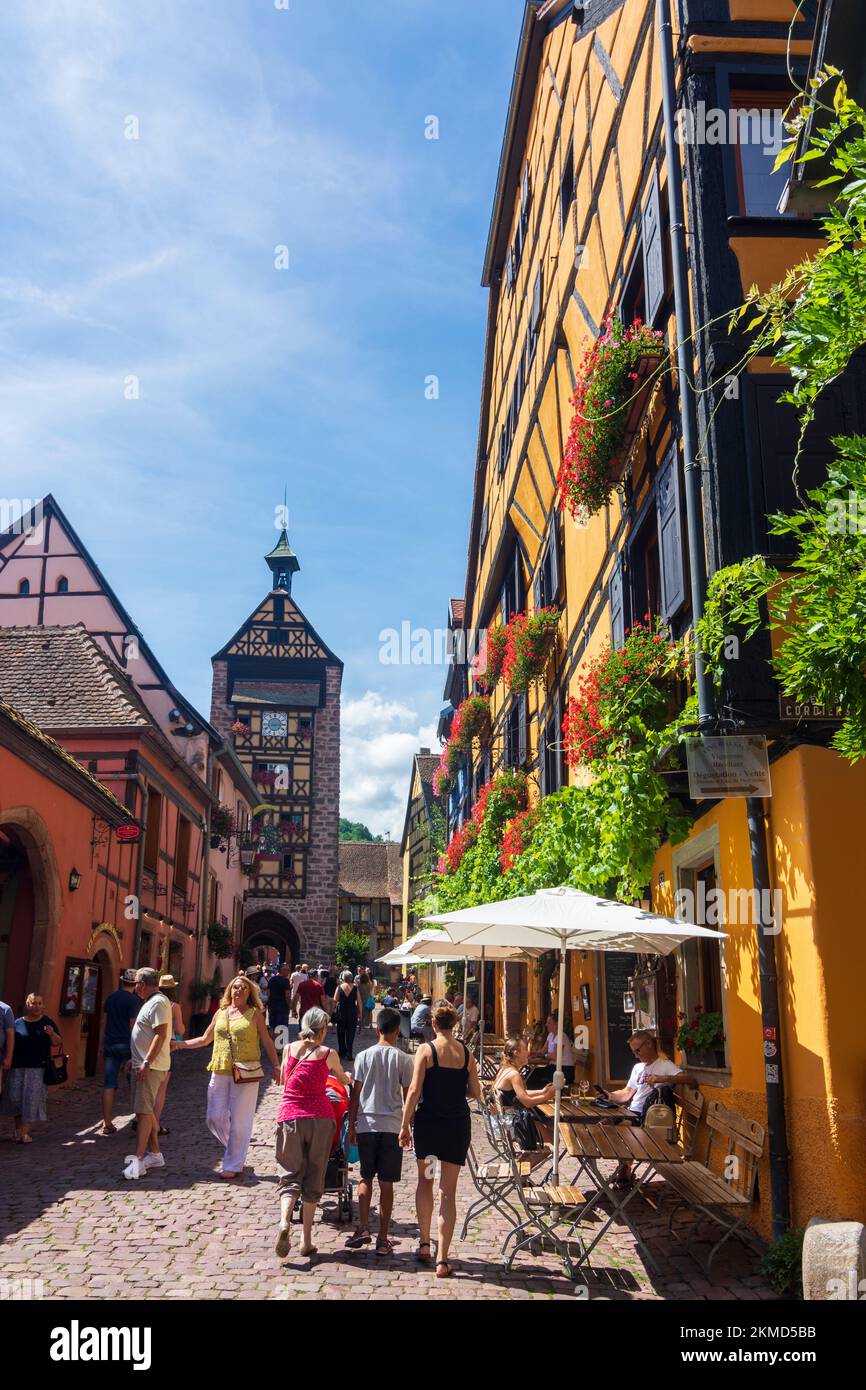 Riquewihr (Reichenweier, Richewihr): Old Town, half-timbered houses ...